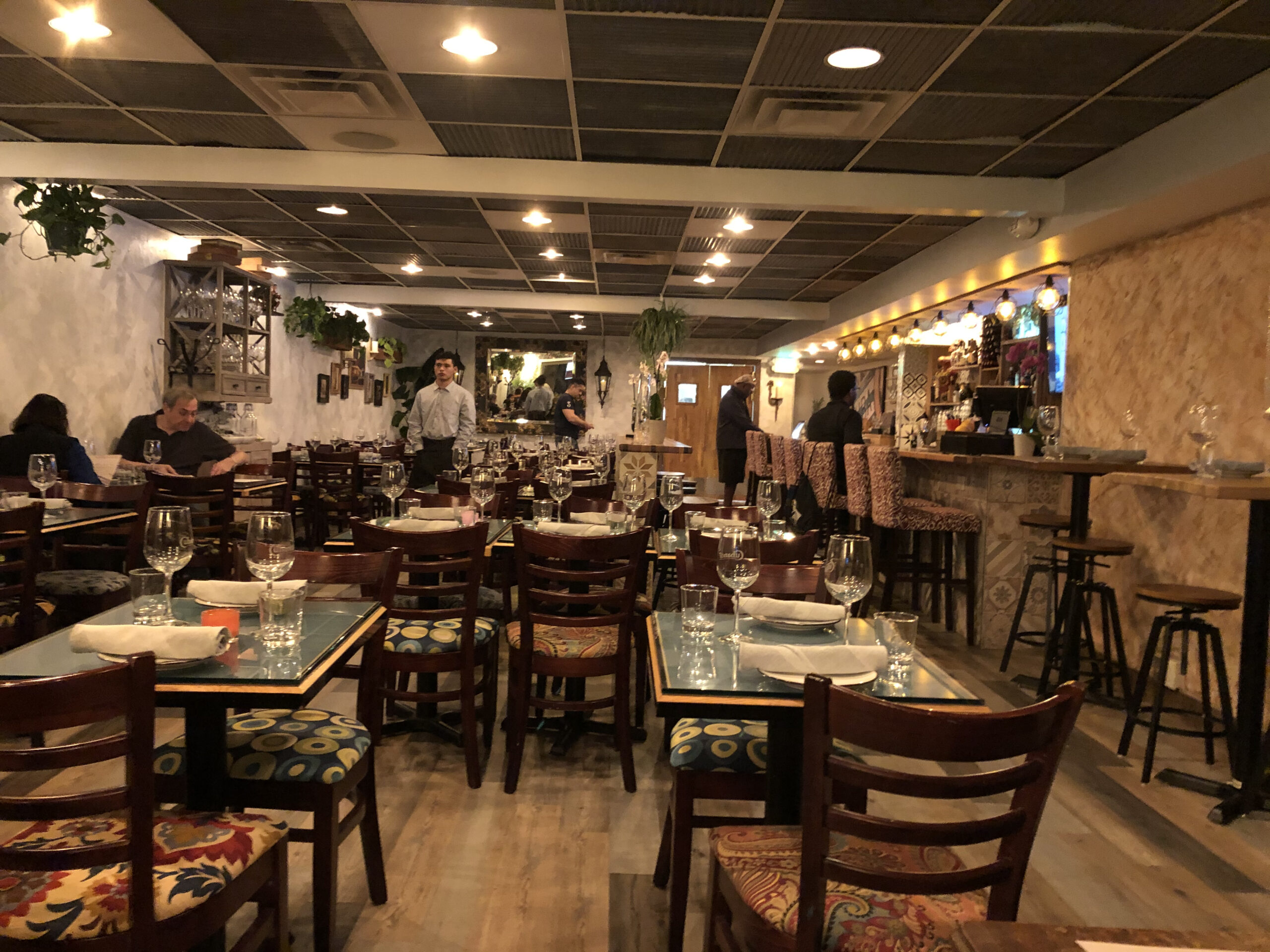 Cubanos Restaurant Opens in Bethesda – Hispanic Chamber of Commerce ...